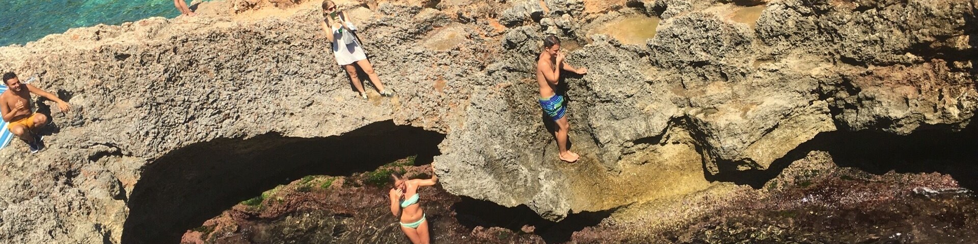 Bathing between the rocks
#AquaTrove