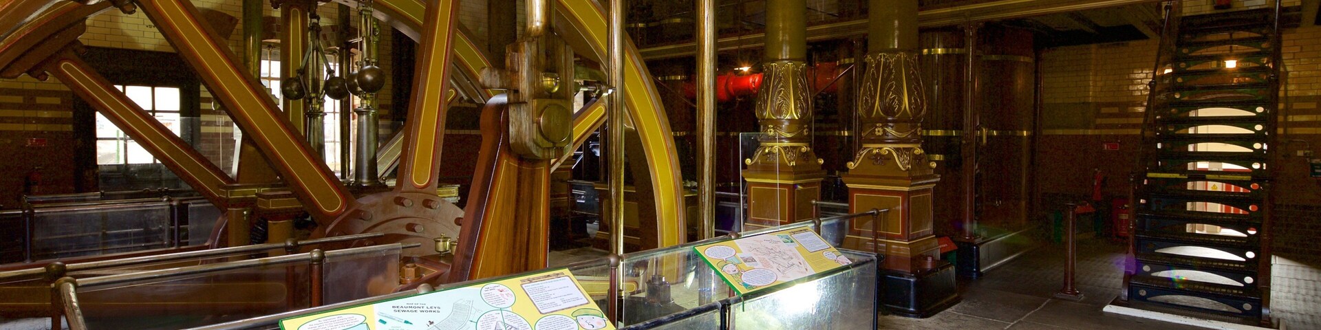 Leicester featuring interior views