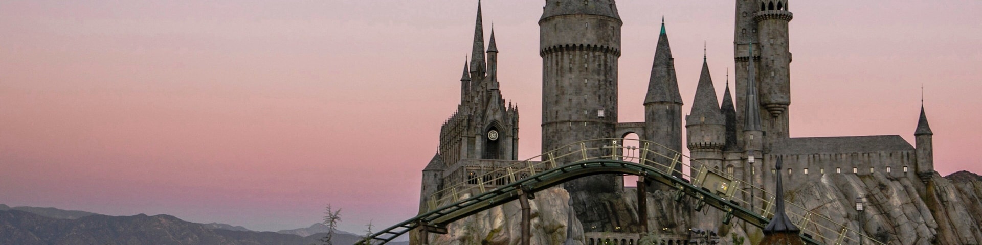 Universal City showing rides