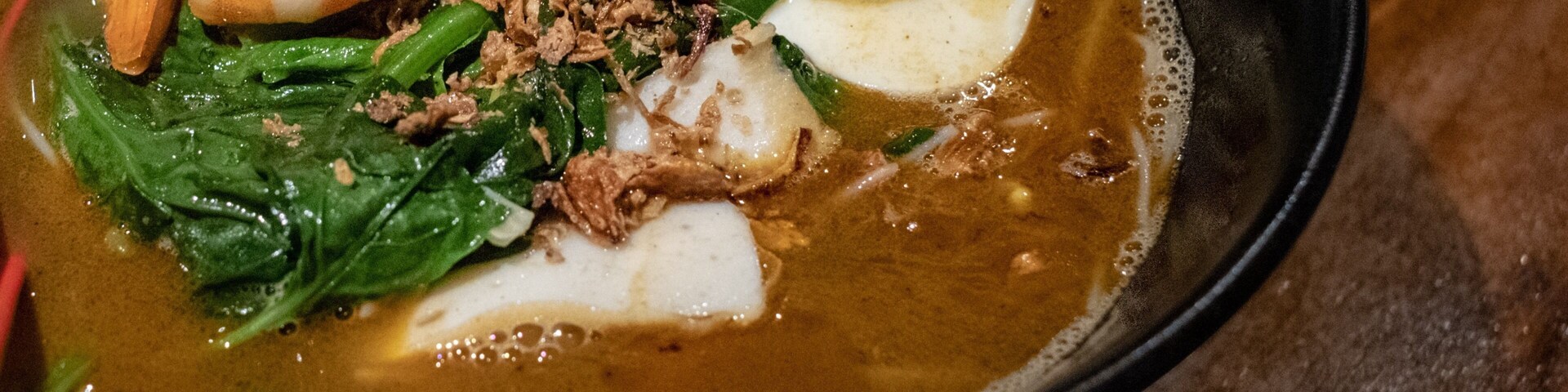 The search for a decent Malaysian style prawn noodles (har-meen) in Melbourne has been hard. Enter Junior Tan Hawker Kitchen. This is the closest prawn noodle i have tasted in my 4 years in Melbourne. If you're looking to feed your crave for prawn noodles, look no further, until you get to go Malaysia to eat the real thing.