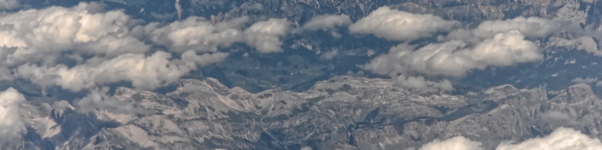 Bilder vom Flug -Rom-Düsseldorf-Hamburg 2013 Dieses Foto entstand in Zusammenarbeit mit Stadtbesichtigungen.de Die Seiten Stadtbesichtigungen.de, der dazugehörige Reise Blog sowie die Facebookseite: Stadtbesichtigungen Rom dürfen dieses Bild für Ihre Veröffentlichungen ohne den Hinweis auf Wikipedia, Commons bzw der Lizenz verwenden. Die Verantwortlichen habe von mir (Ra Boe) die Originaldaten zur freien Verfügung übermittelt bekommen.