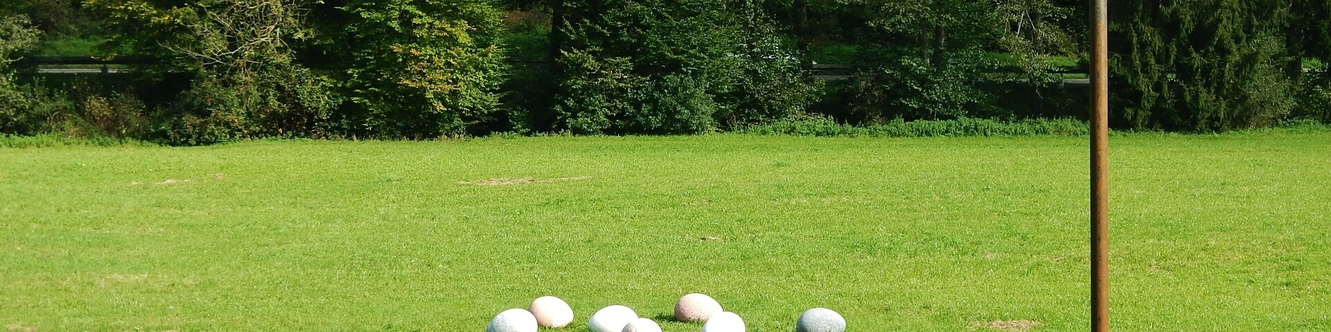 Renate Hoffleit, das goldene Ei und Wiesenei bei dem Museums Radweg, Würm.Rad.Weg - Heckengäu Natur Nah, Skulpturenweg, Sculptoura, Kunst in der Natur