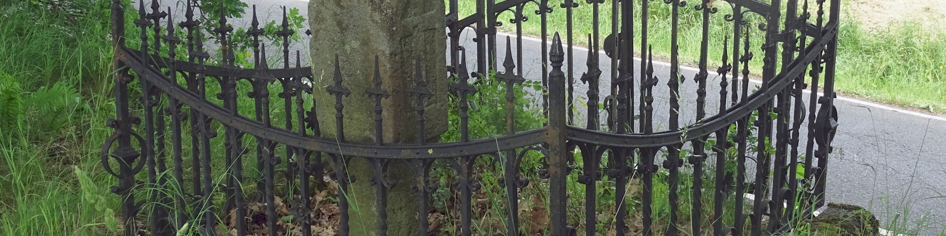 Wayside shrine in Hofstädten on the road Hofstädten–Huckelheim