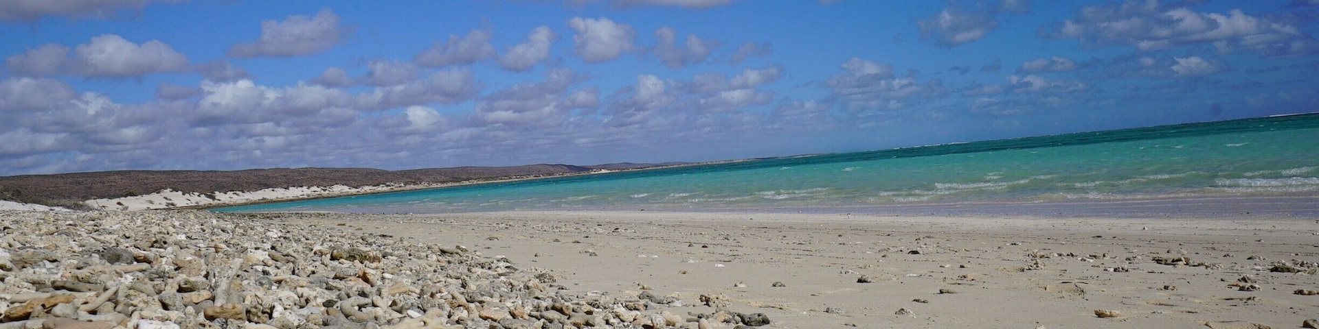 Known as one of Australia's best beaches, and amongst the top twenty beaches in the world, Turquoise Bay is the perfect spot to spend an afternoon relaxing, swimming and snorkelling located approximately 63 kilometres from Exmouth.
#blue
#BeachBound