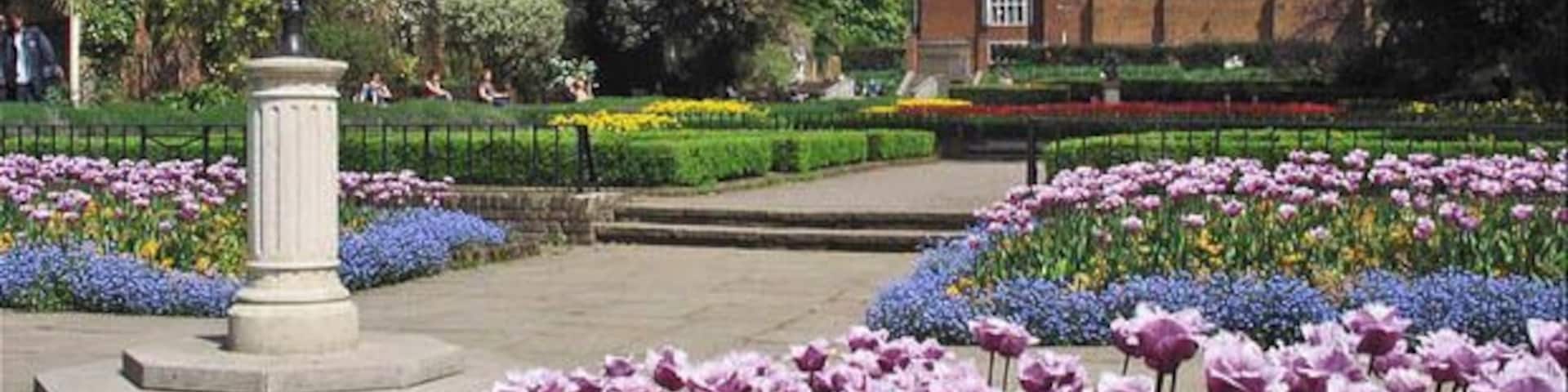 Holland Park - Gardens and Theatre