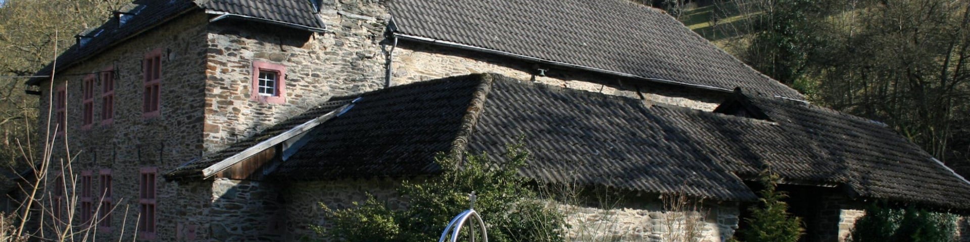 This is a photograph of an architectural monument. It is on the list of cultural monuments of Hürtgenwald, no. 15