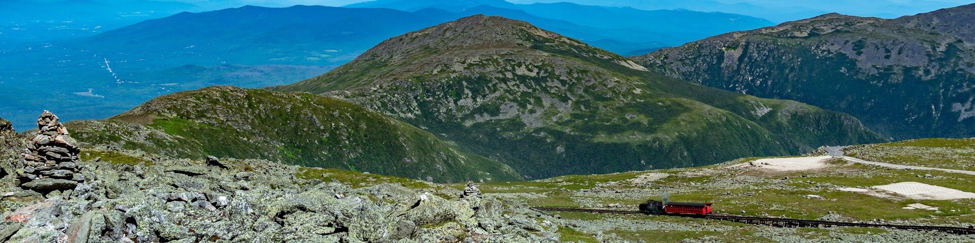 Cog railway descending mt washington