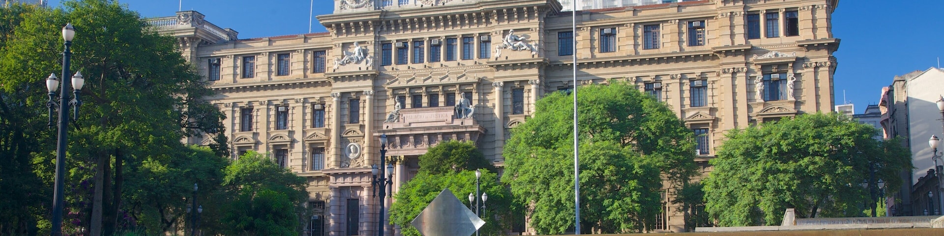 Sao Paulo showing heritage architecture and a fountain