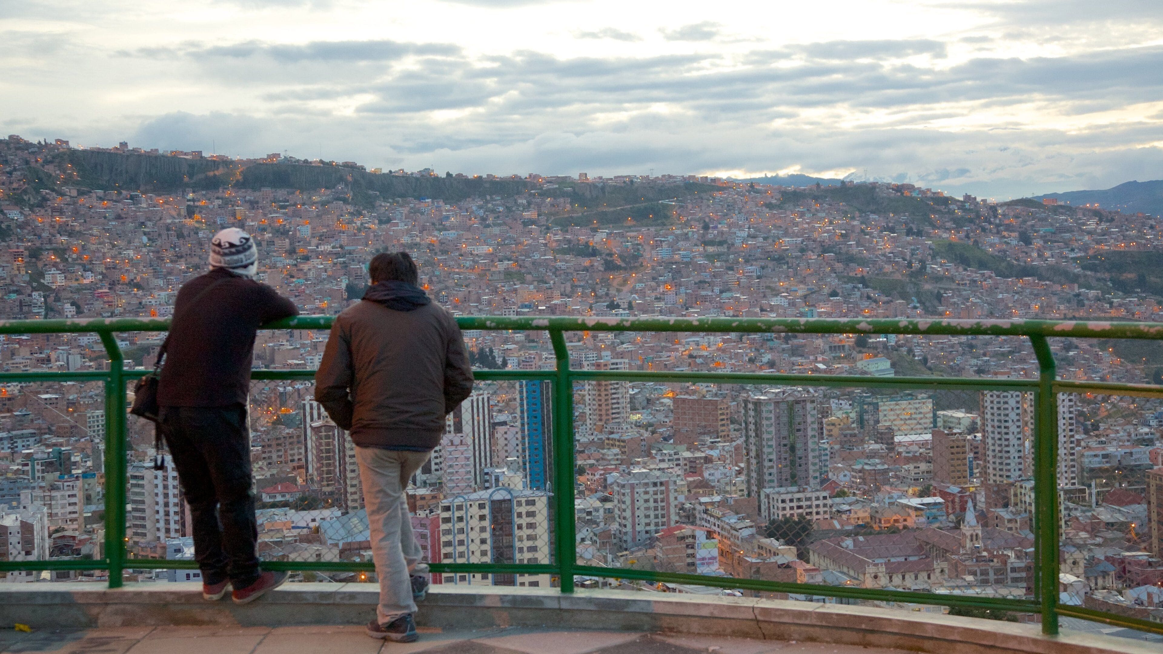 La Paz which includes a city and views
