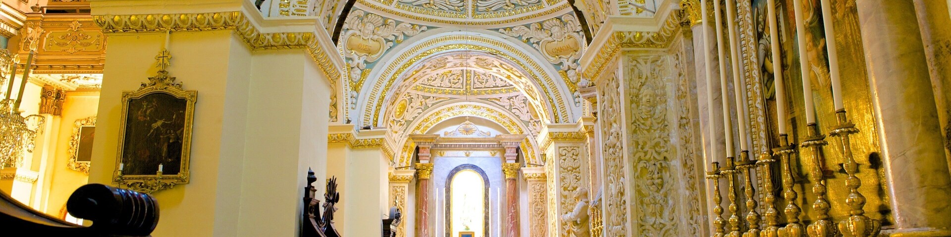 Malta showing a church or cathedral, interior views and heritage architecture