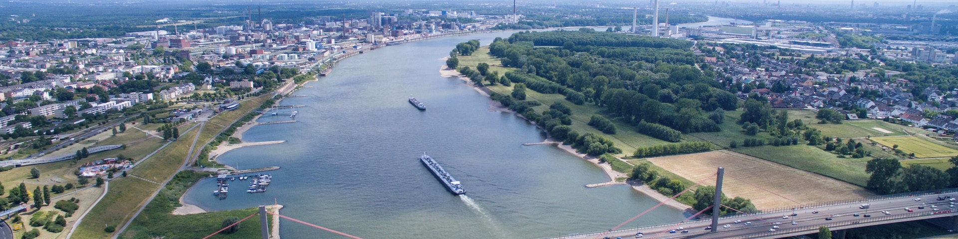 Eine der meist frequentierten Autobahnbrücken Deutschlands. Die Staugefahr hier ist sehr hoch.