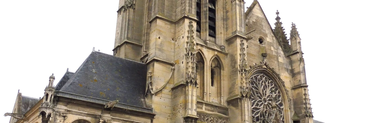 This building is indexed in the Base Mérimée, a database of architectural heritage maintained by the French Ministry of Culture, under the reference PA00080163 .