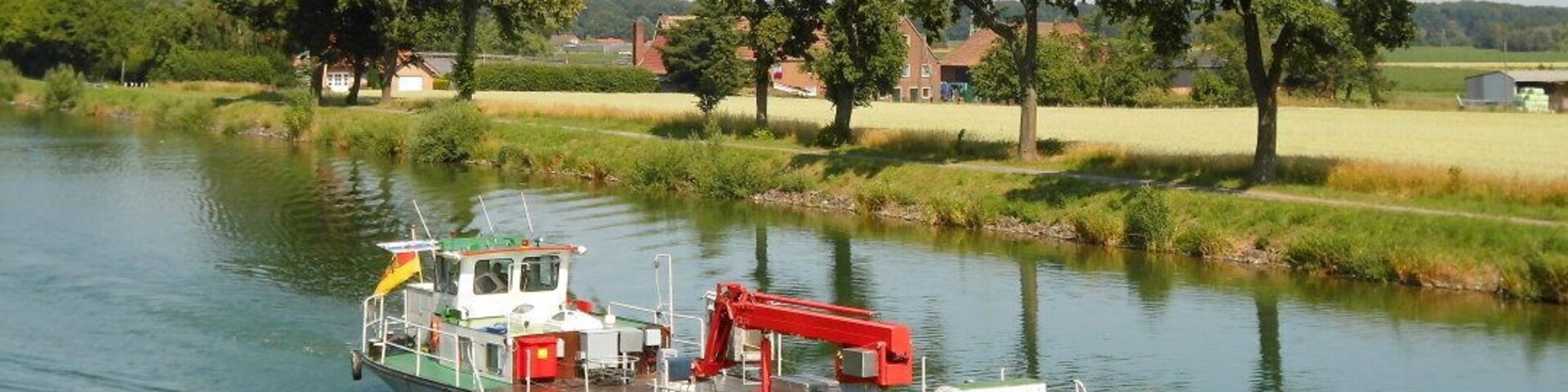 M/V Teuto of WSA Rheine on the Datteln-Hamm canal near Waltrop-Holthausen