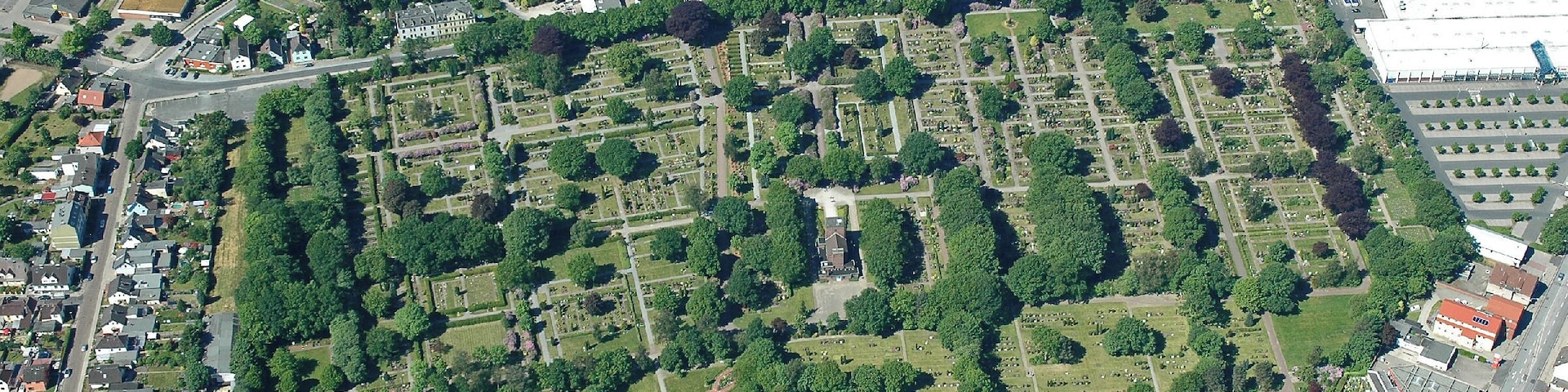 Friedhof Bremerhaven-Geestemünde Fotoflug vom Flugplatz Nordholz-Spieka über Cuxhaven und Wilhelmshaven