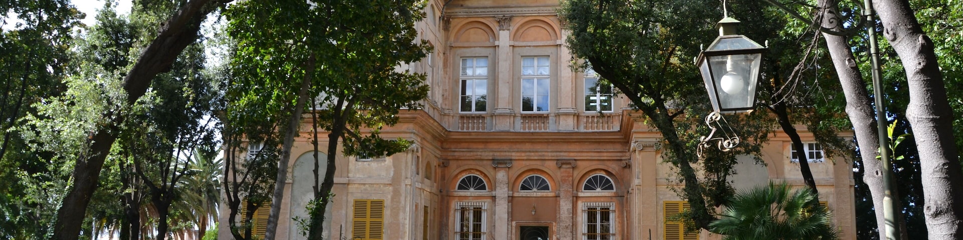 Villa di Tobia Pallavicino detta delle Peschiere, Genova, (1560), su progetto di Galeazzo Alessi e Giovanni Battista Castello detto il Bergamasco. Saloni affrescati da Luca Cambiaso e Giovanni Battista Castello.