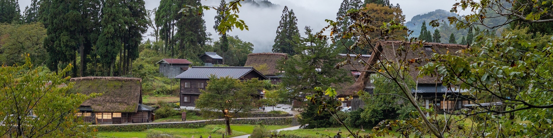 Ainokura which includes a park