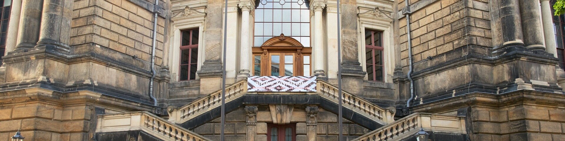 Dresden caracterizando elementos de patrimônio e cenas de rua