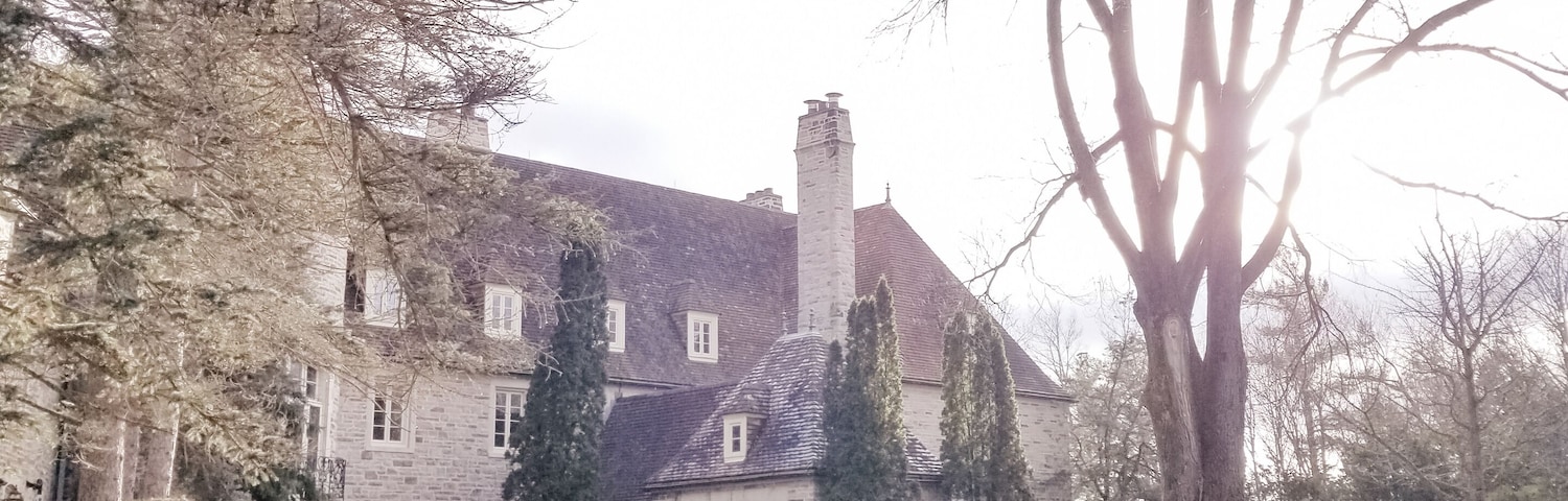 One of our favourite hiking trails in Ontario King - Seneca Campus |old growth forests, rolling hills, meadows, wetlands and the historic pathways of Eaton Hall | stumble upon former residence of Lady Eaton of the iconic Canadian Family | part of the Oak Ridges Trail & moraine, from Albion Hills in the west to the Northumberland Forest in the east #hike #discoveron