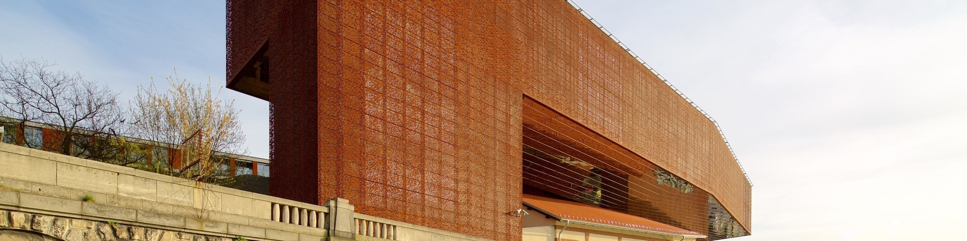 Krakow showing modern architecture