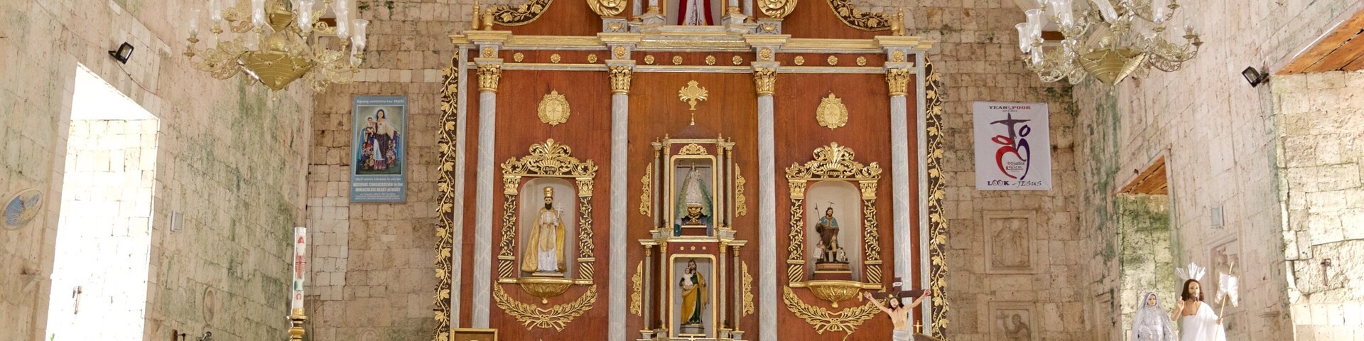 Saints Peter and Paul Parish showing a church or cathedral, interior views and heritage elements