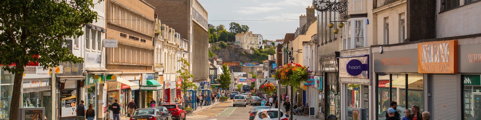 Torquay City Centre showing street scenes