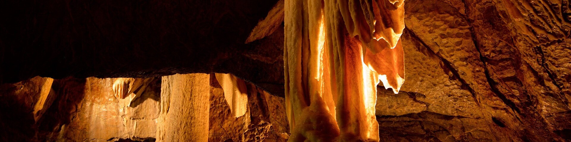 Morávia do Sul mostrando cavernas