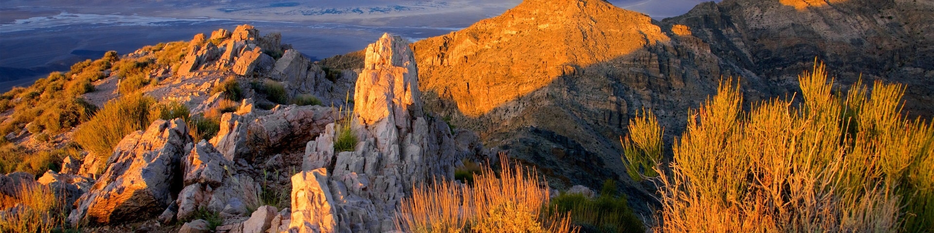 Death Valley showing tranquil scenes, landscape views and a sunset