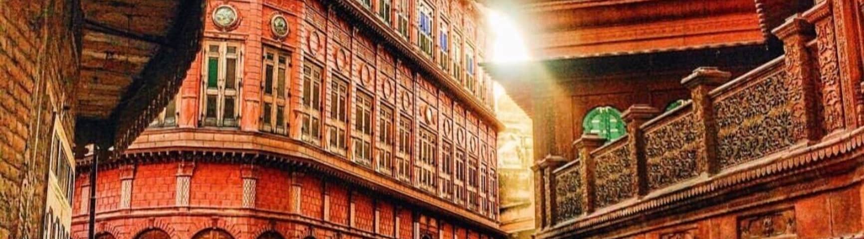 The Rampuria Haveli Bikaner is a must visit for art lovers. The perfect moment to admire the majestic and grand facades is when the sun rises and the street is still empty #LifeAtExpedia #architecture #symmetry