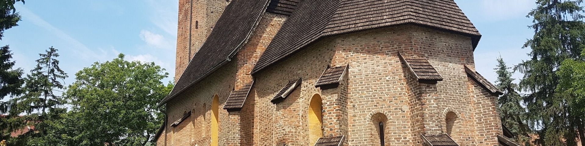 A reformed church in Gothic style from the 14th century. The former Catholic church became Calvinist when in the 16th century the landowner - and with him the whole town of Csenger- changed his faith.
#church #reformed #Calvinist #gothic #bricks