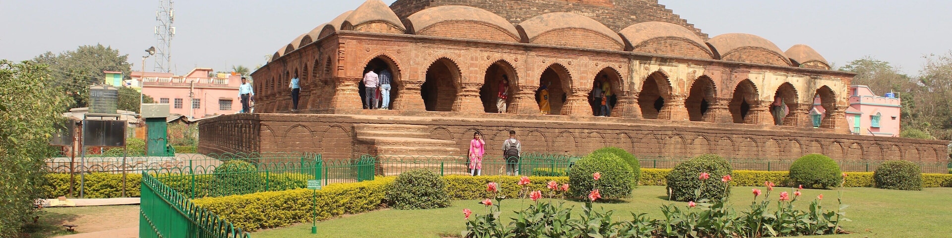 This immense structure is a delight to ones eyes, an exquisite piece of architecture of the 17th century. This is the Rashmoncho I, erected by the Malla Kings of Bishnupur.