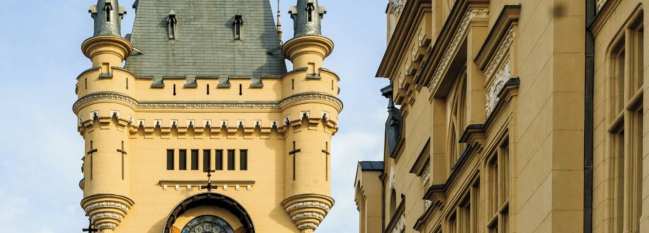 Romania is very interesting for photographers. Thrown back in time. Join my Photo tour through Romania. www.timvollmer.de