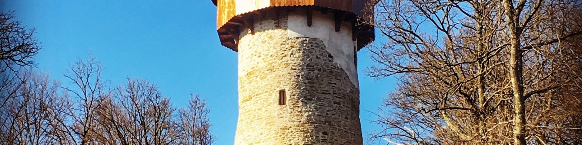 A legendary giant used to live inside this tower, who scared the villagers. Originally probably a strategic tower used for defence against barbaric tribes.