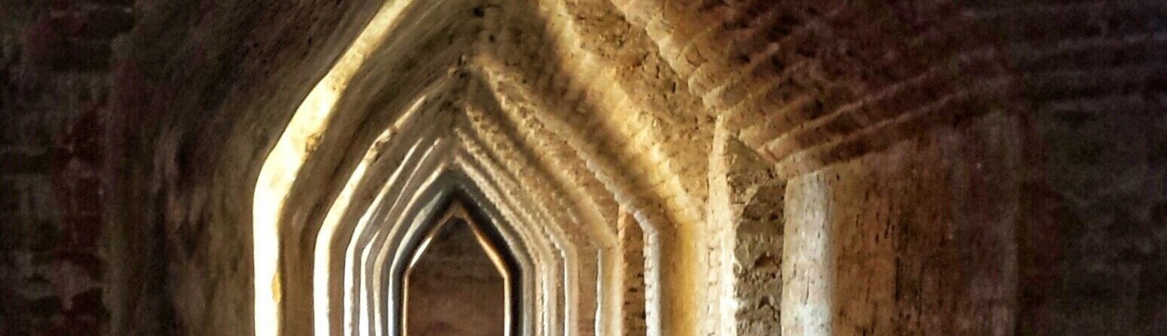 The area surrounding Mandalay is a wealth of fantastic sights. Myanmar