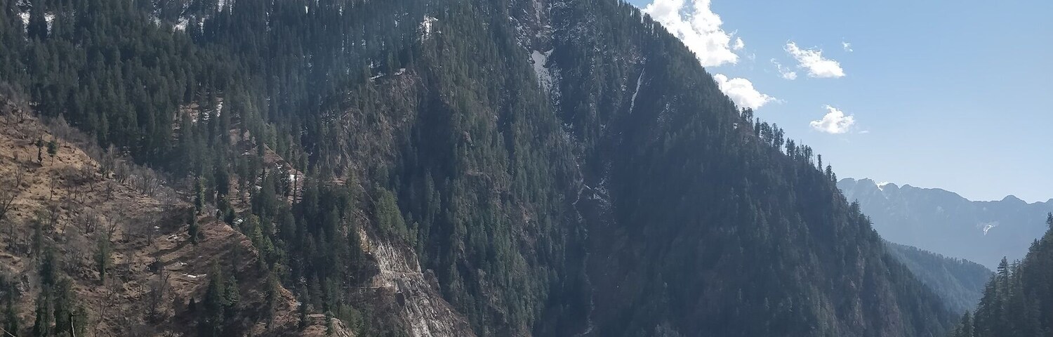 Peek into the valley treking up to #malana village
