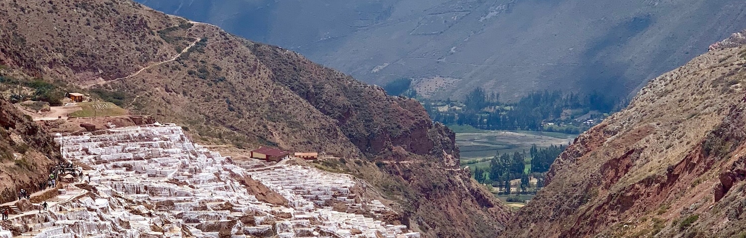 We took a beautiful hike starting at the salt pans to the Urubamba River. #lifeatexpedia