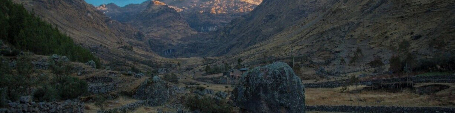 Sleeping at the foot of Nevado Sirihuani. #hiking