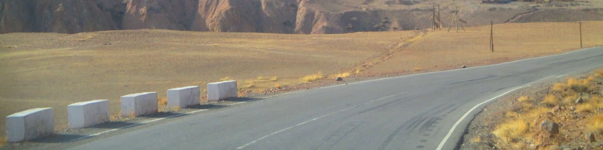 One of the best land borders of the world: the Irkeshtam pass, that divides China to Kyrgyzstan. On the Kyrgyz side, just sit back and enjoy the view!