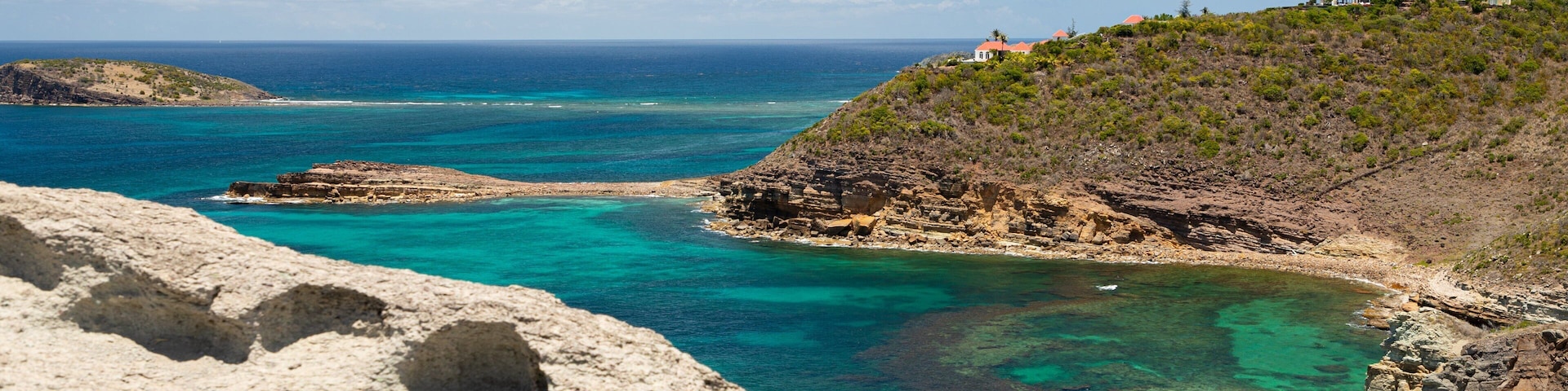 Petit Cul-de-Sac showing rugged coastline and general coastal views