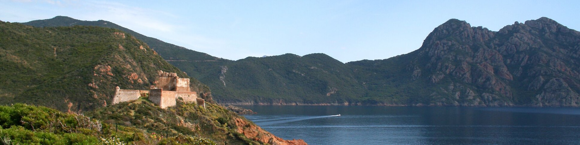 Osani ( Corse-du-Sud) - France, la forteresse génoise et le Golfe de Girolata.