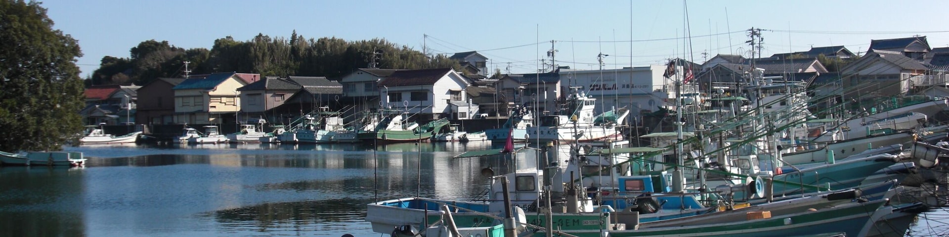 This is the Port of Hamajima, which is located in Shima, Mie, Japan.