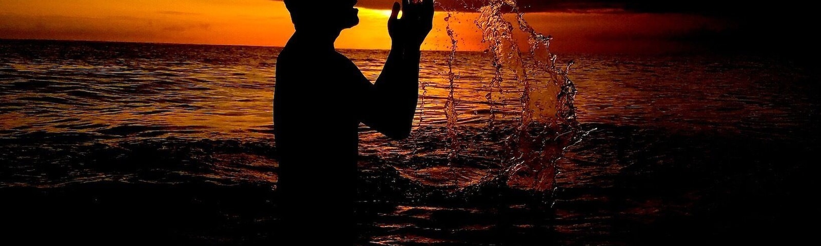 Amazing sunset on the beach.
#sunset
@getreal2me99