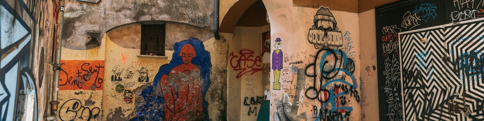 Parione featuring outdoor art and heritage elements