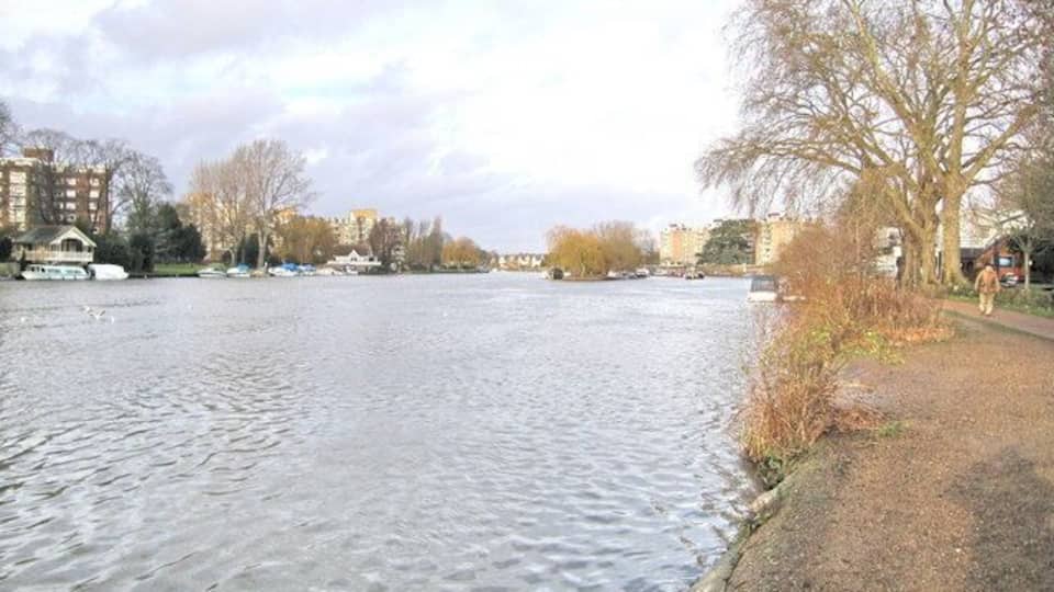 Pleasant Walk along the Thames