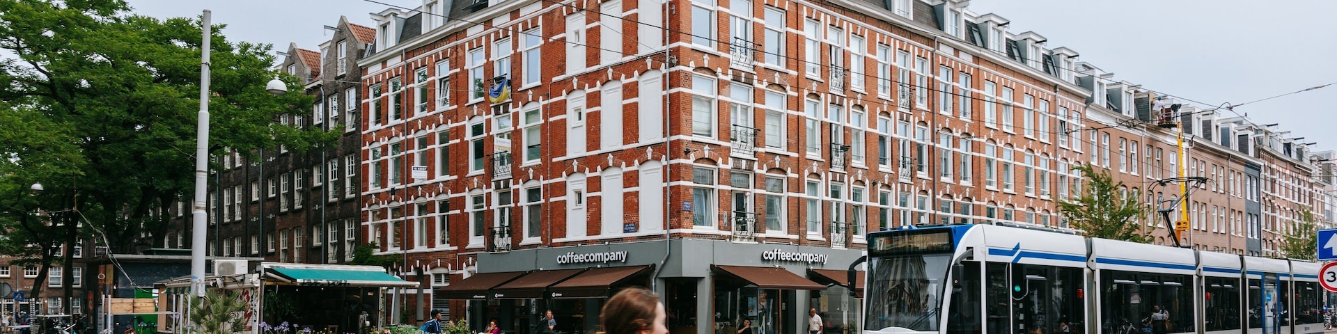 Van Lennepbuurt which includes railway items, heritage elements and a city