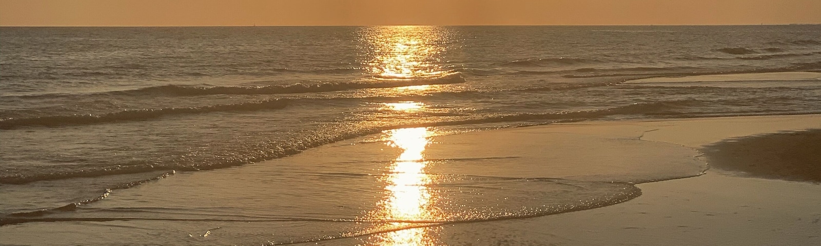 When the sun goes down... #reflections #lifeAtExpedia