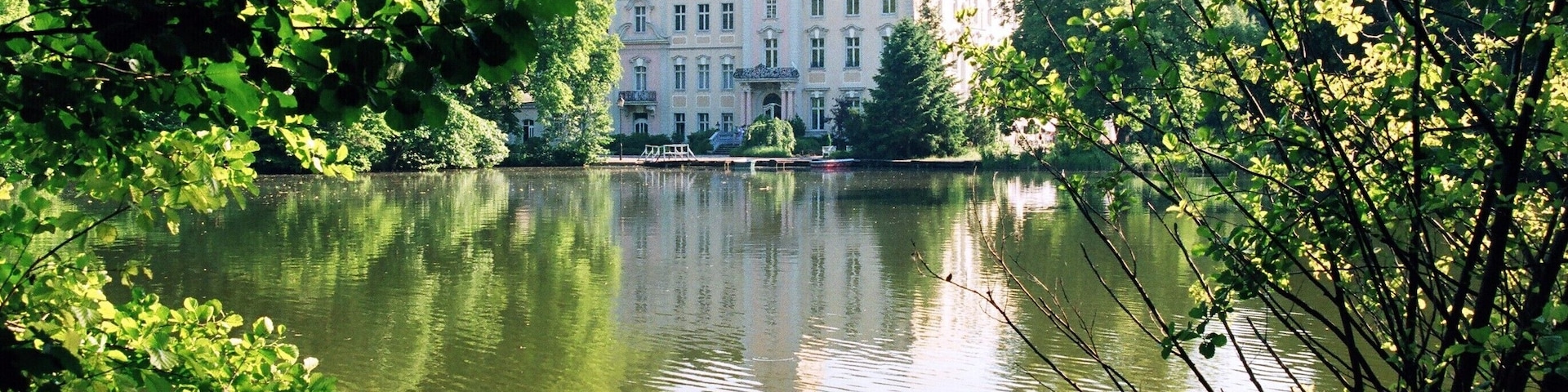 Schloss Dammsmühle / Mühlenteich, Schönwalde (Barnim), Gemeinde Wandlitz, Land Brandenburg, Deutschland