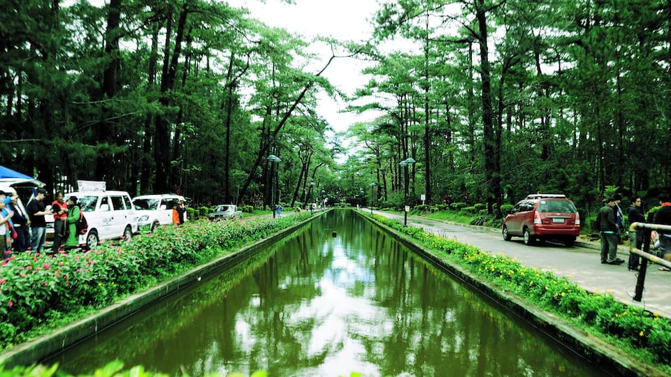 Cool place and cool sights in this mountain province at the northern part of the Philippines called the summer capital because of its constant cool temperature. This is the stunning view outside the famous Mansion House. #roadtrip
