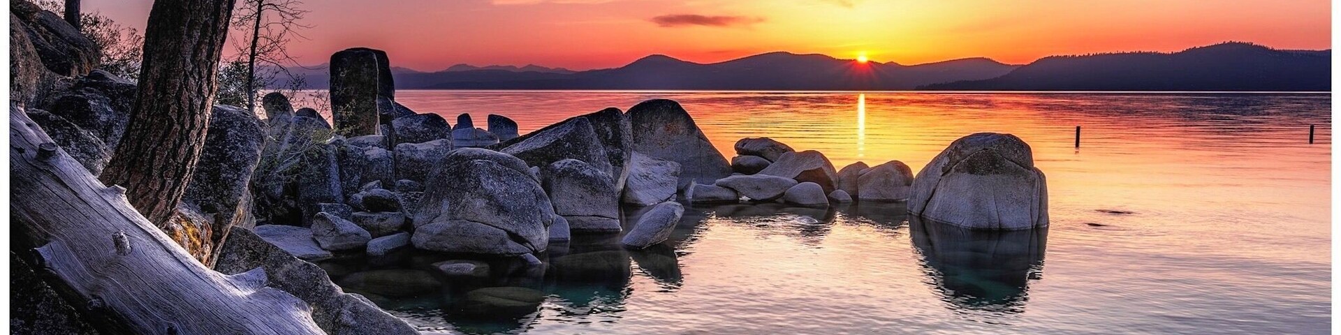 Sunset over Lake Tahoe 
#goldenhour