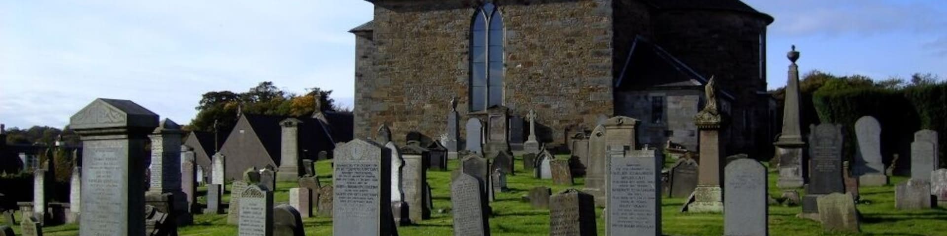 Abbotshall Road, Abbotshall Parish Church Graveyard With Mort-House, Boundary Walls, Gatepiers And Gates