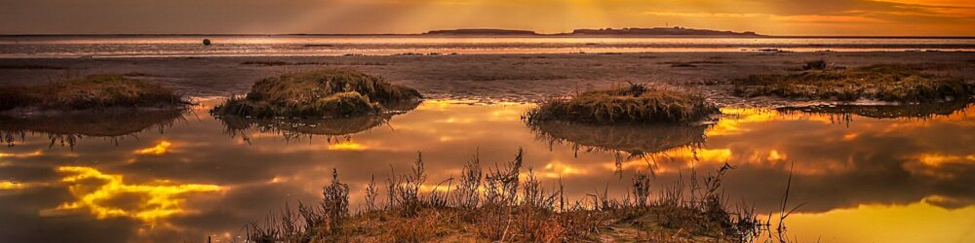 Intended to walk out to Little Eye but tides were all wrong. Ended up in this spot with hilbre island in the background.
